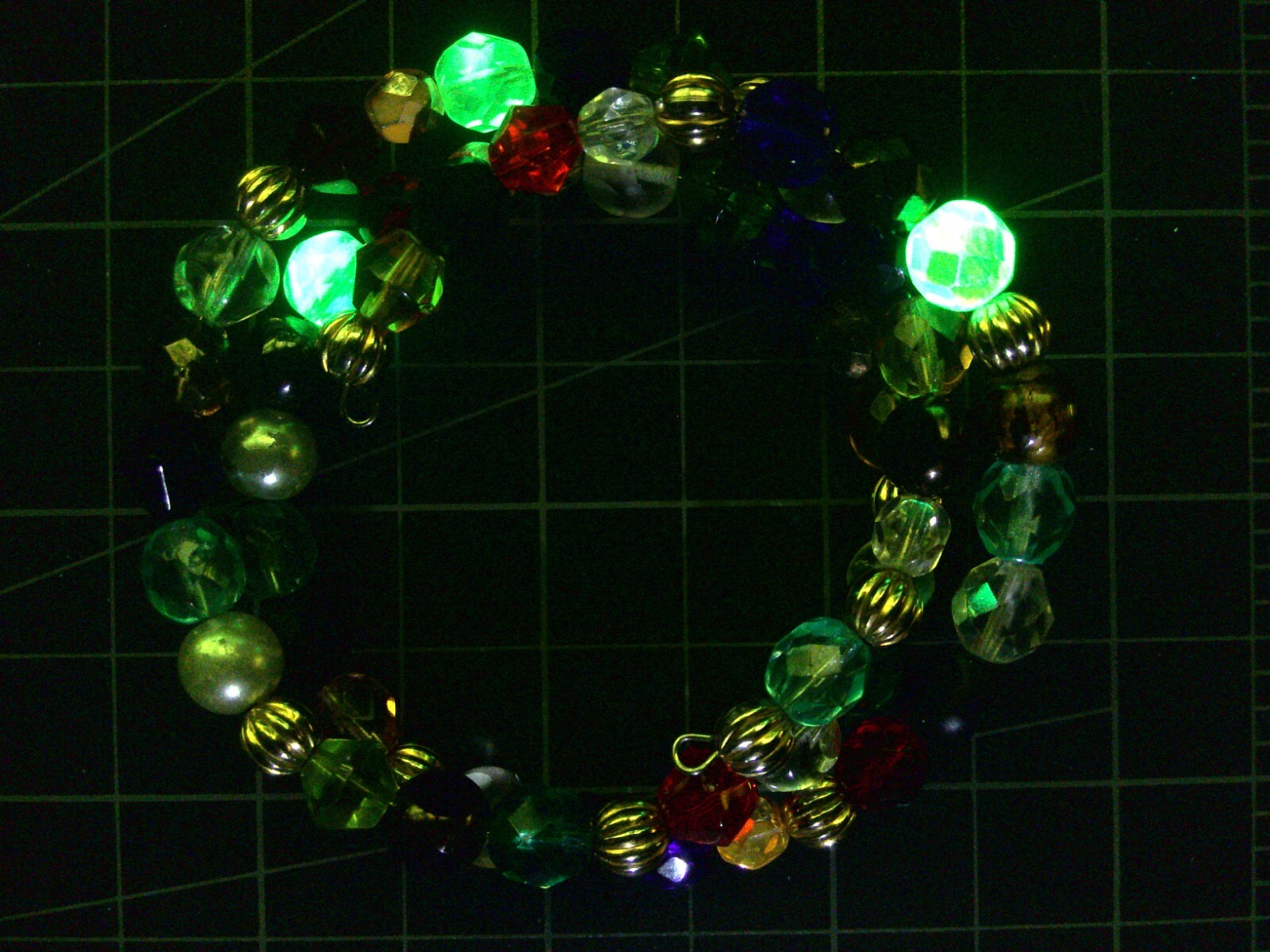 Vintage Uranium Glass Wire Spring Wrap Around Bracele… - Gem