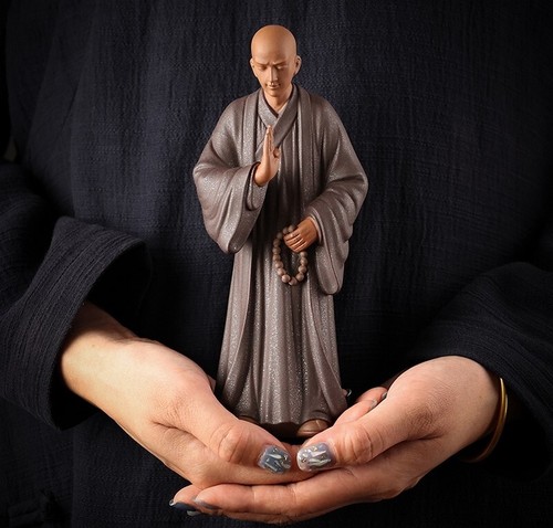 7.87" Chinese Zi Sha Sand Bowing Monk Statue Buddhism Zen Figure Decor ...