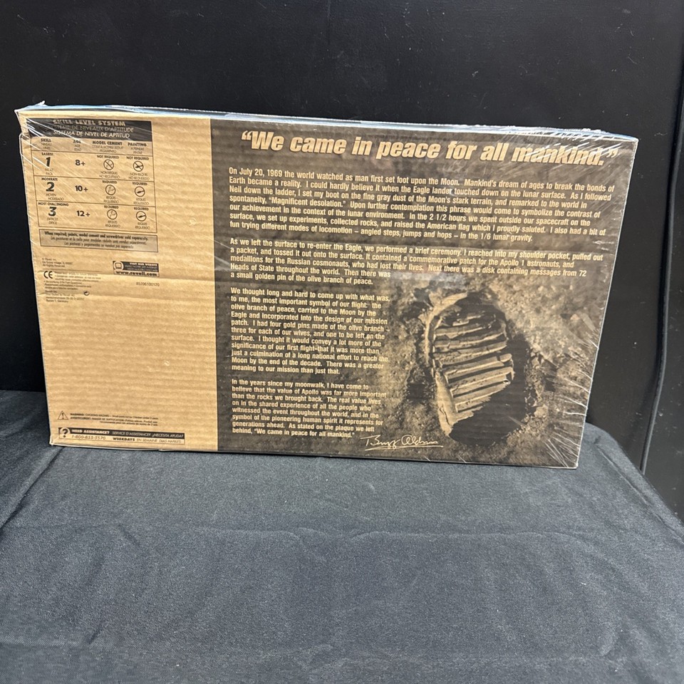 NEW Revell Buzz Aldrin Rocket Hero Apollo Spacecraft 1/32 Scale Model ...