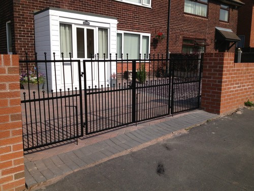 WROUGHT IRON DRIVEWAY GATES CONCERTINA STYLE | eBay UK