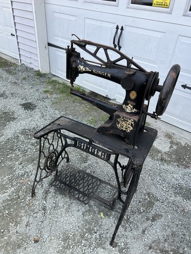 Antique Cobbler Leather Industrial Treadle Singer Sewing Machines 29K51 ...