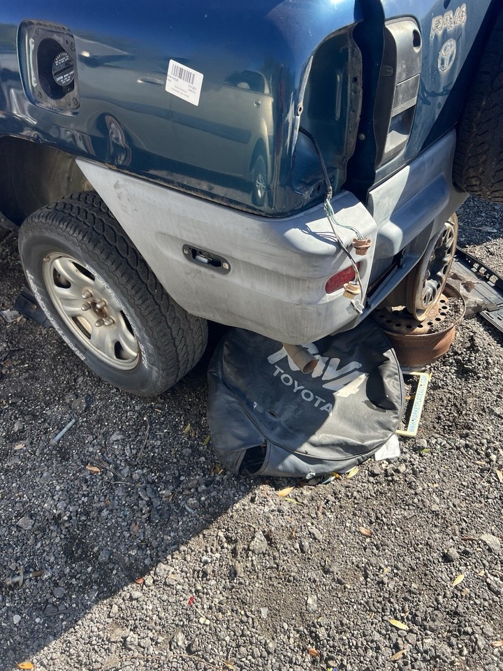 96-00 TOYOTA RAV 4 REAR DRIVER RIGHT BUMPER END CAP Oem | eBay