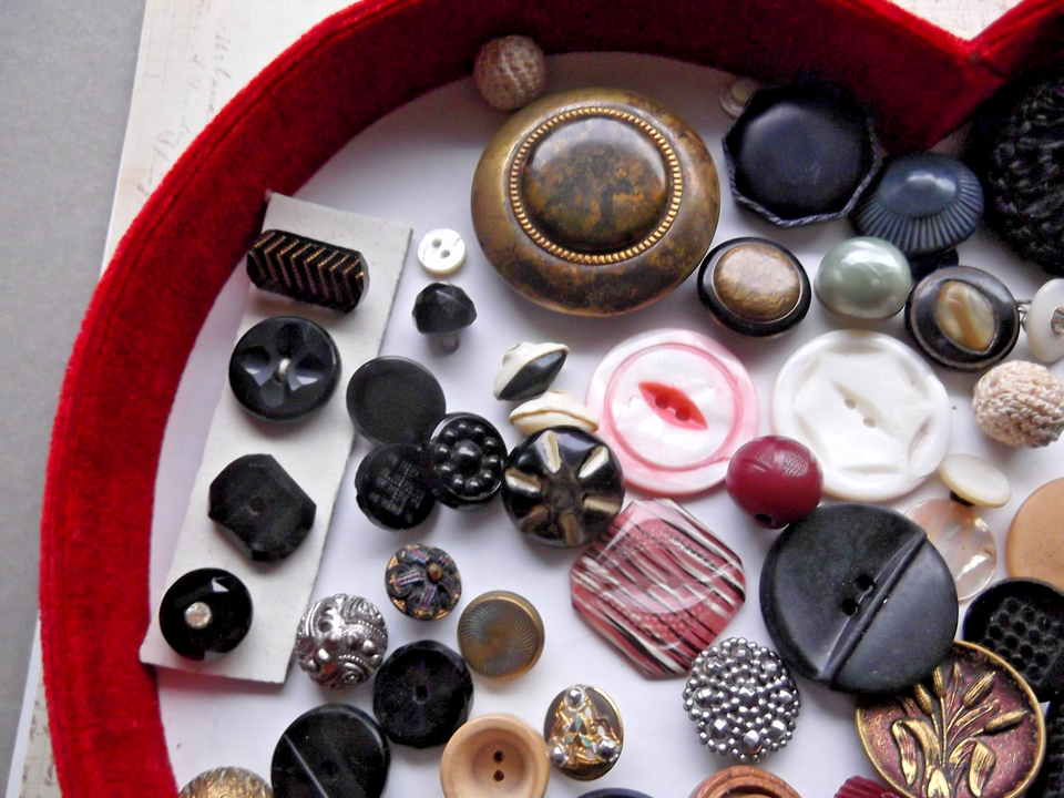 Lot Antique Mix Buttons Many Materials LOOK! Fun sorting! Good starter ...