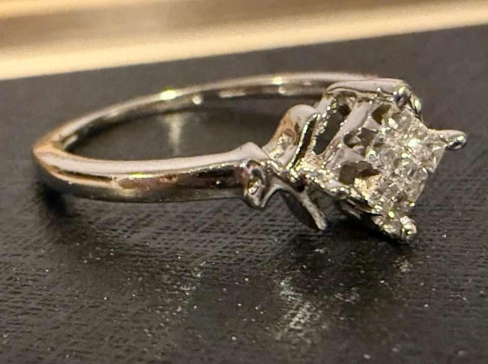 Zales Diamond Promise Ring - 8 Diamond 10K White Gold Size 5 - Missing ...