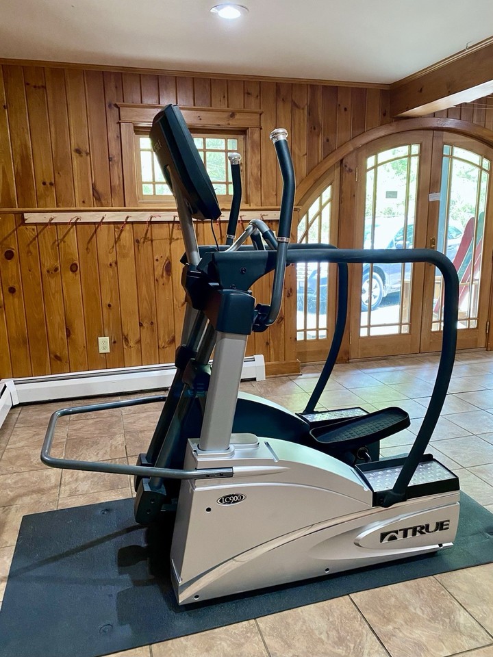 TRUE LC900 Elliptical Trainer - Single Owner, Bought New, Barely Used ...