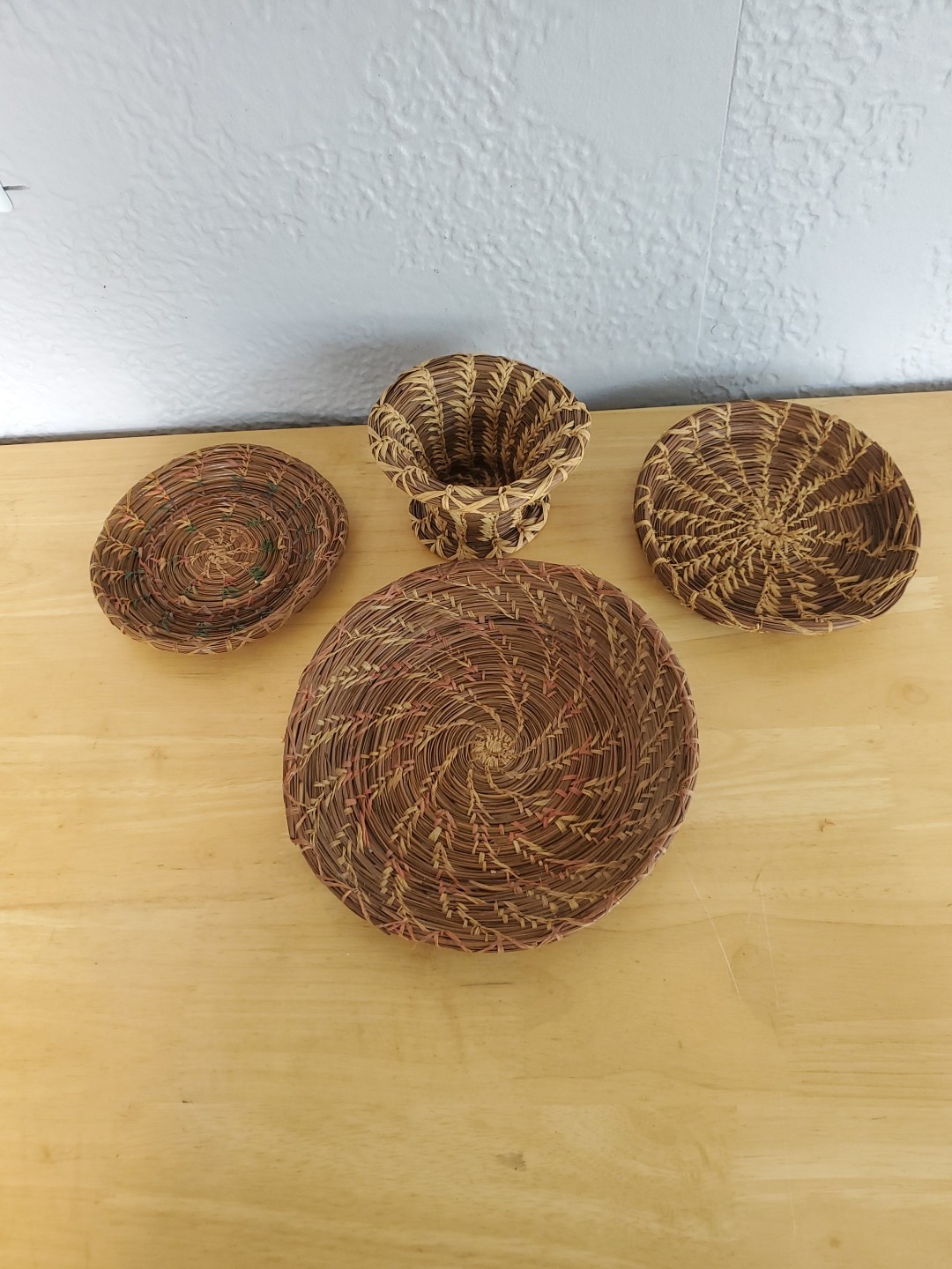 Vintage Lot Pine Needle Baskets 1 fluted 3 Shallow Round Handmade ...