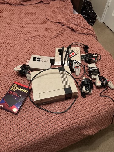 Nintendo NES Console + 3 Controllers + Cleaning Kit | eBay