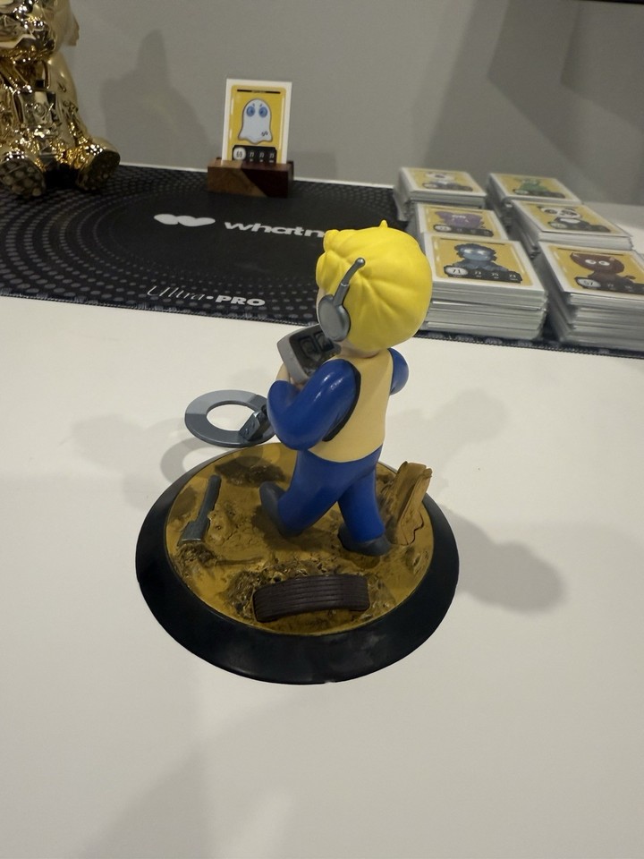 Fallout Loot Crate Fortune Finder Perk Vault Boy Figure | eBay