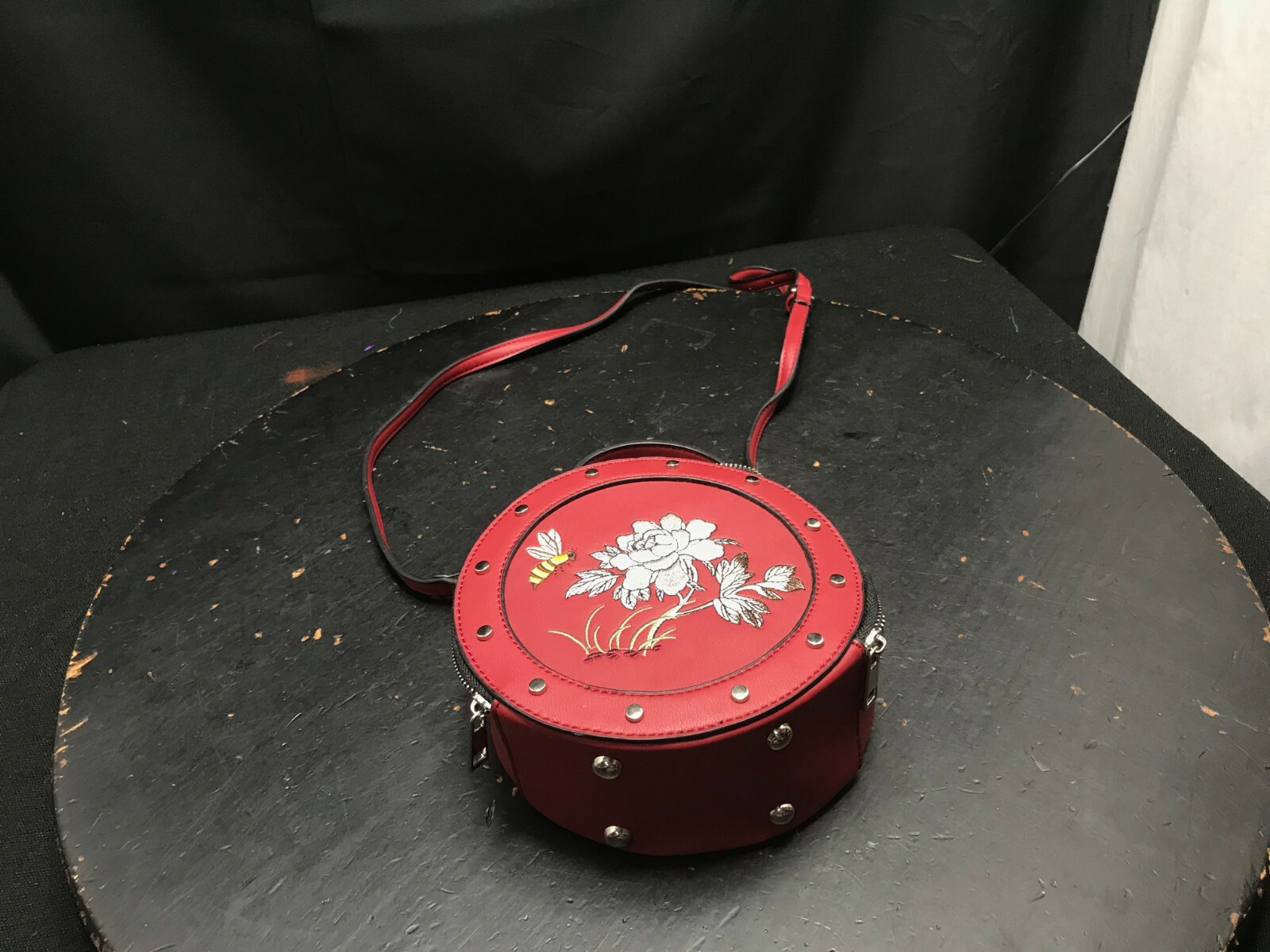 Cute Round Bee Flower Purse Red - Gem