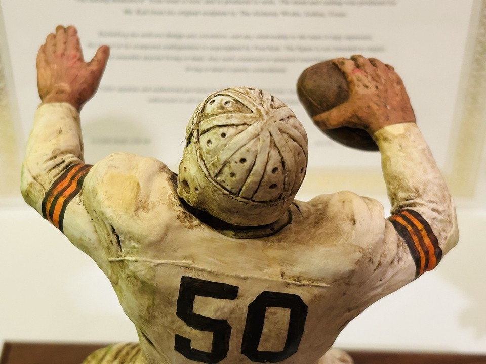RARE FAK FRED KAIL "CLASSIC GRIDIRON QUARTERBACK" 1950 CLEVELAND BROWNS ...