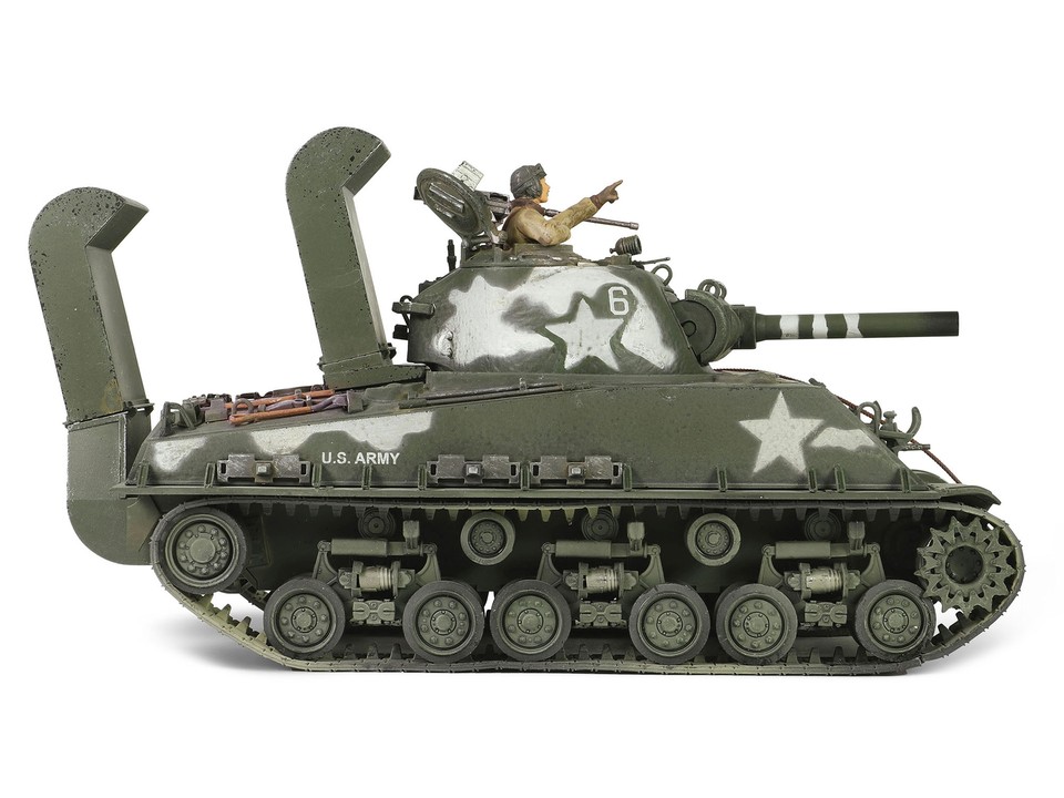 Sherman M4 105 Tank US Army Okinawa 1945 1/32 | eBay