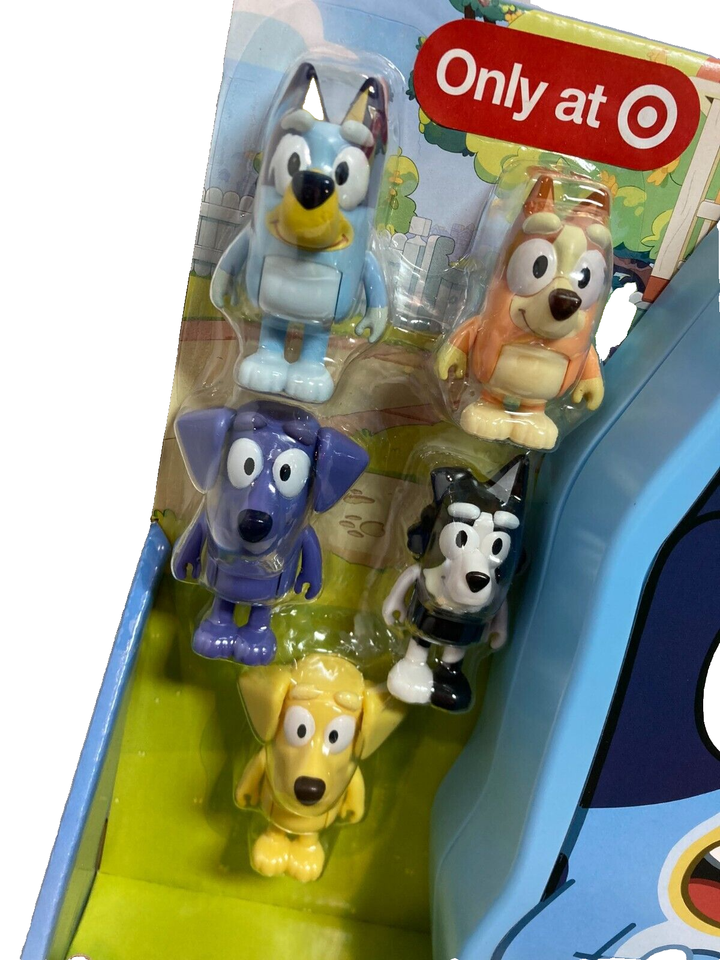 BLUEY Bluey’s Play & Go Collector Case with 8 Figures Target Exclusive ...