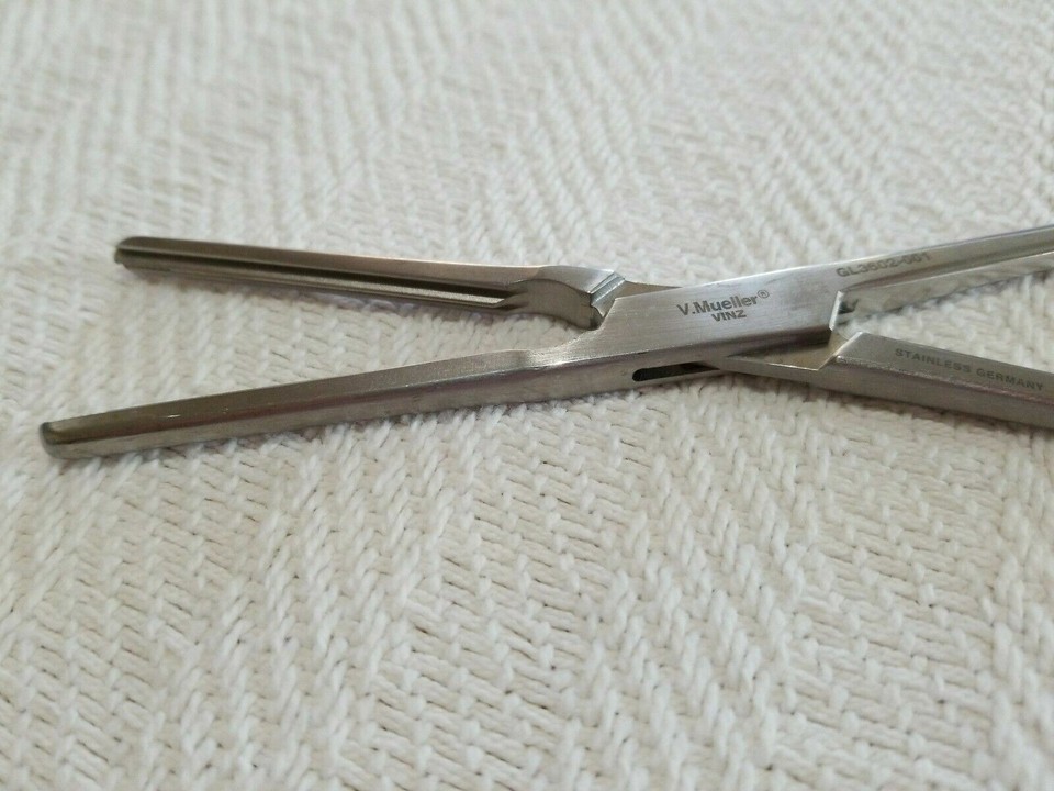 V,Mueller GL3602-001 Z-TYPE HYSTERECTOMY CLAMP 9.5" Str Gynecology MJ7 ...