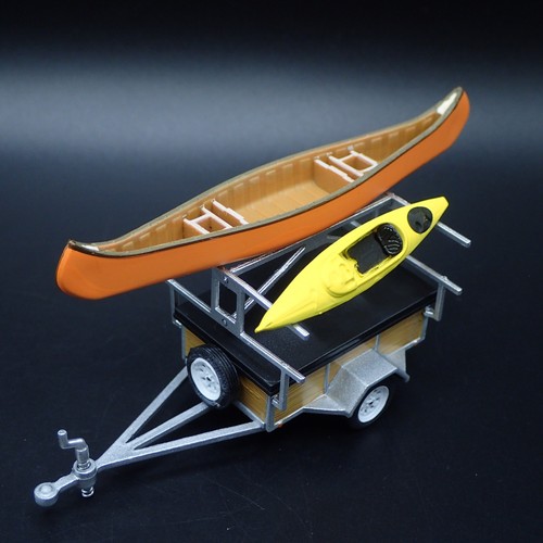 CANOES AND KAYAK TRAILER 1:64 SCALE DIORAMA COLLECTIBLE DIECAST MODEL ...