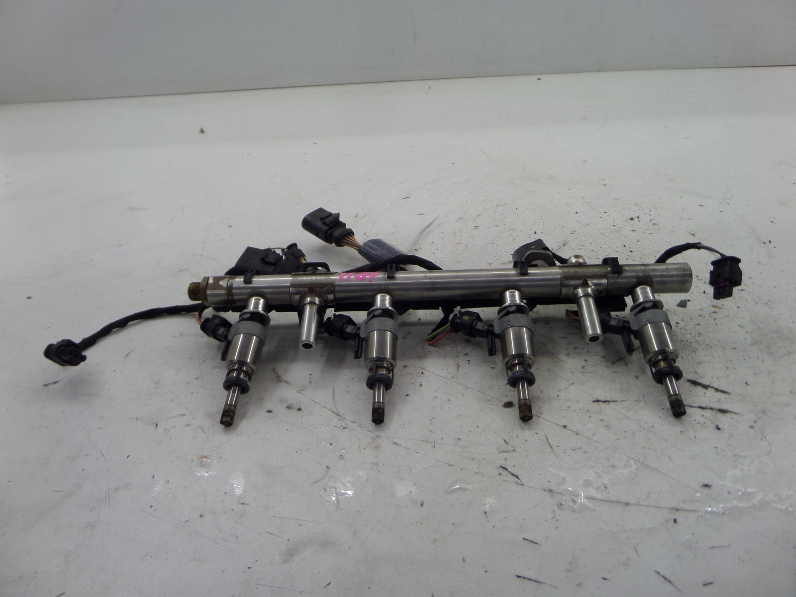 VW Golf R Fuel Injectors & Rail MK7 15-17 OEM 06K 133 317 G | eBay