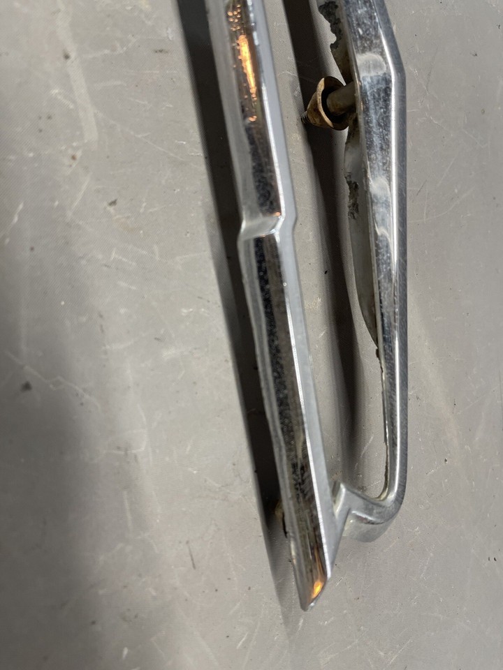 1956 1957 1958 Chevy BelAir 150 210 Trunk Emblem Trim Crest 6 Cylinder ...