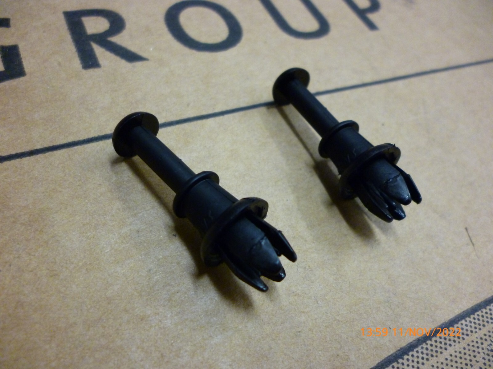 NEW GENUINE VW SEAT AUDI SKODA PARCEL SHELF STRAP PINS x2 1M6867574A | eBay