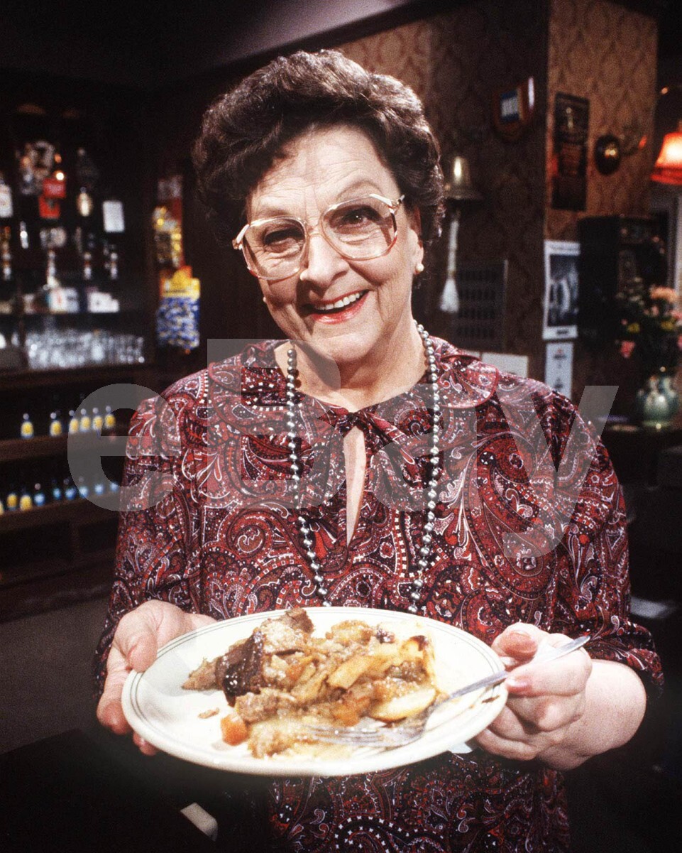 Coronation Street (TV) Betty Driver "Betty Williams" 10x8 Photo | eBay