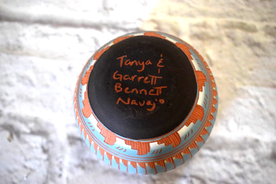 Native America Indian Navajo Small Pottery Vase Tanya & Garrett Bennett ...