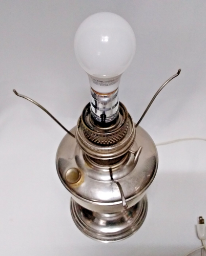 Vintage Model 12 Aladdin Oil Lamp With Tri-Pod - Mantle Lamp Co ...