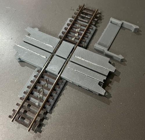 US1 trucking single lane road n rail HO train track railroad crossing ...