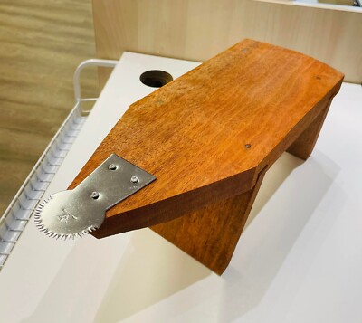 WOOD STOOL COCONUT SHREDDER SCRAPER PORTABLE GRINDER GRATER BLADE | eBay