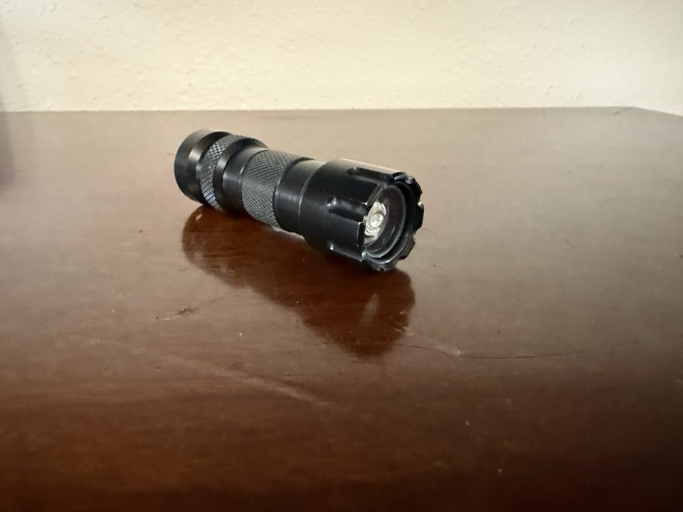 Vintage e-series McGizmo Aleph UV Mule Flashlight Great Condition | eBay