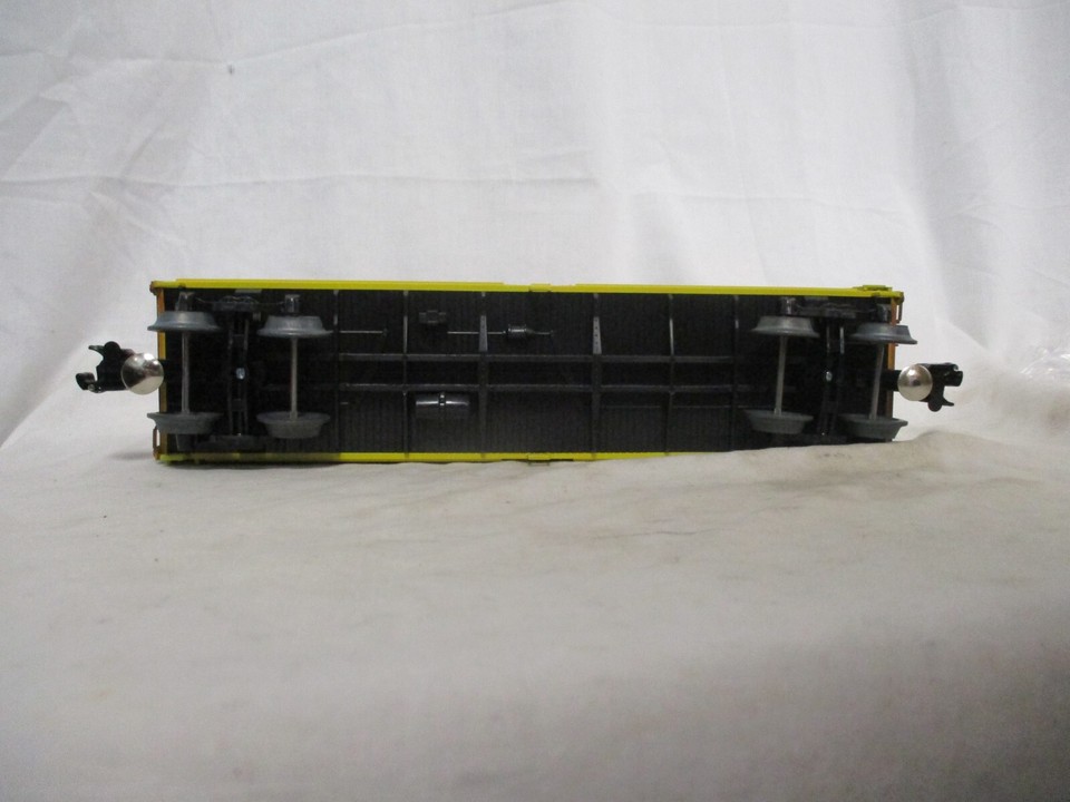 Crown Model Products R9002 Schlitz Beer Refrigerator Car (Hi-Rail) O ...