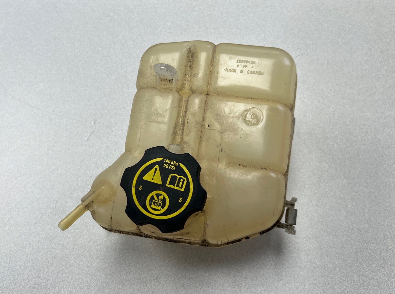 Engine Radiator Coolant Recovery Bottle Tank 22950436 Malibu | eBay