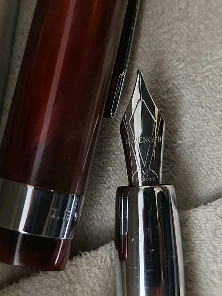 Levenger Arborea Fountain Pen Burgandy German Medium Nib Made In France ...
