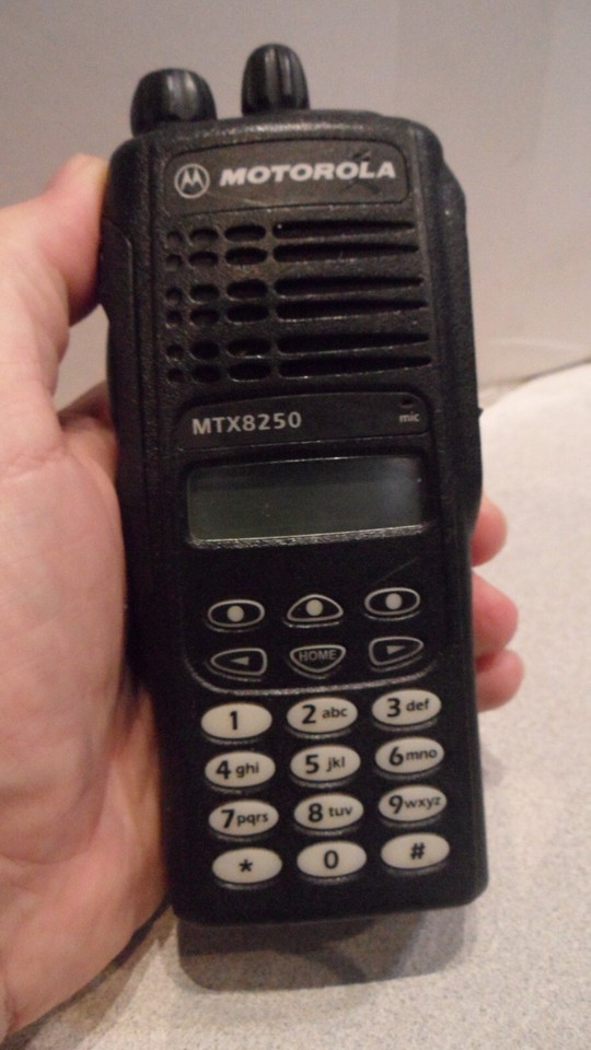 MOTOROLA MTX8250 800 MHz 16ch Two Way Radio AAH25UCH6G6AN | eBay