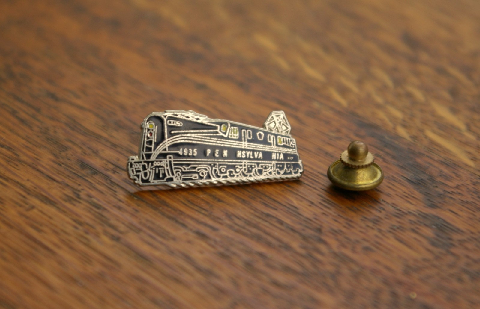 Train 4935 Pennsylvania Railroad Locomotive Metal & Enamel Lapel Pin ...