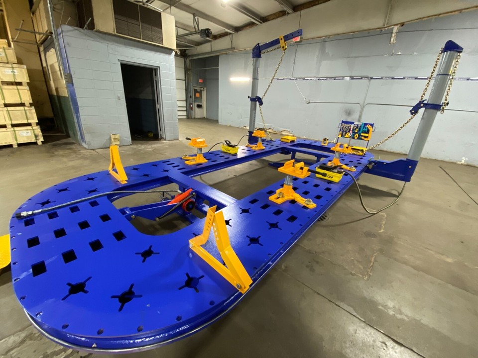 16 Feet Auto Body Frame Machine 2-Post Lift | Adjustable | Steel ...