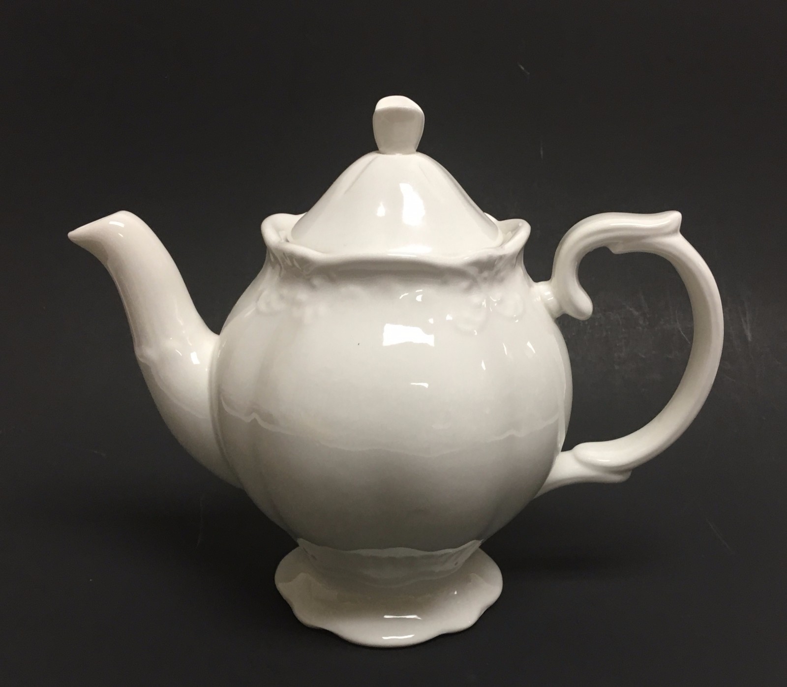 NEW GRACE'S TEAWARE WHITE CERAMIC,LACES,TEA,COFFEE POT,TEAPOT 5.5 CUPS ...