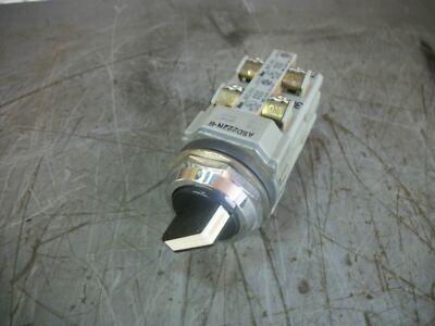 IDEC 2-POSITION SELECTOR SWITCH ASD222N-B 600VOLT | eBay