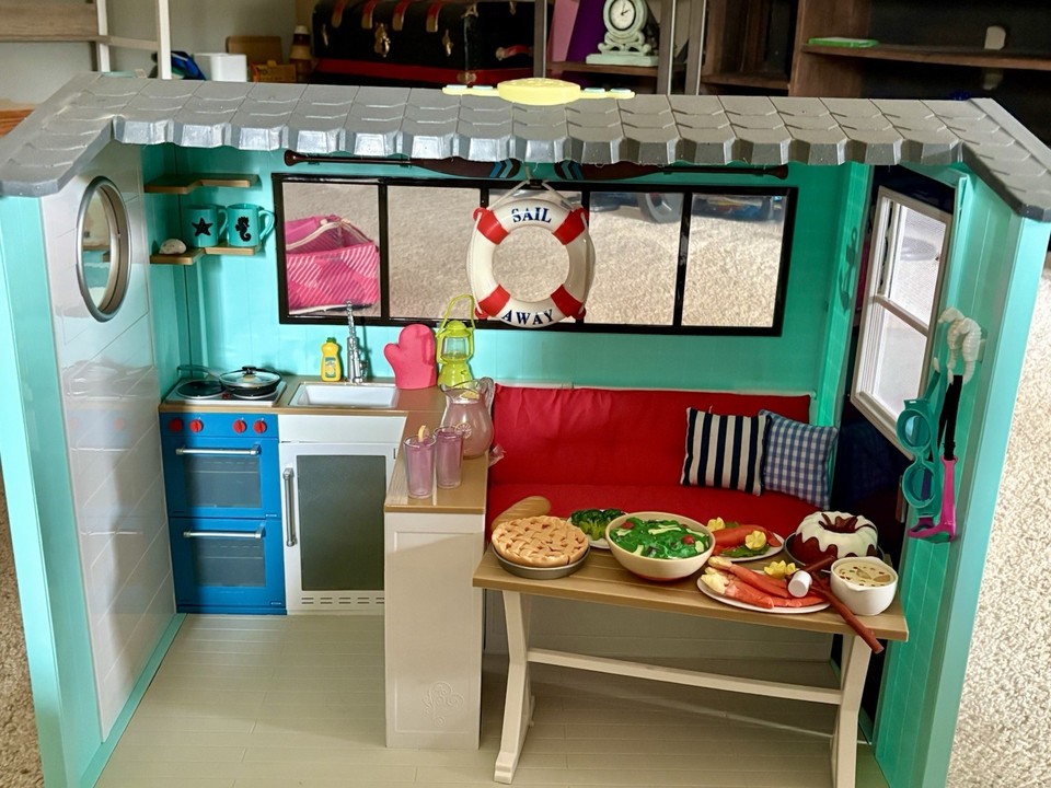 Our Generation American Girl Seaside Beach House Dollhouse Complete Set ...
