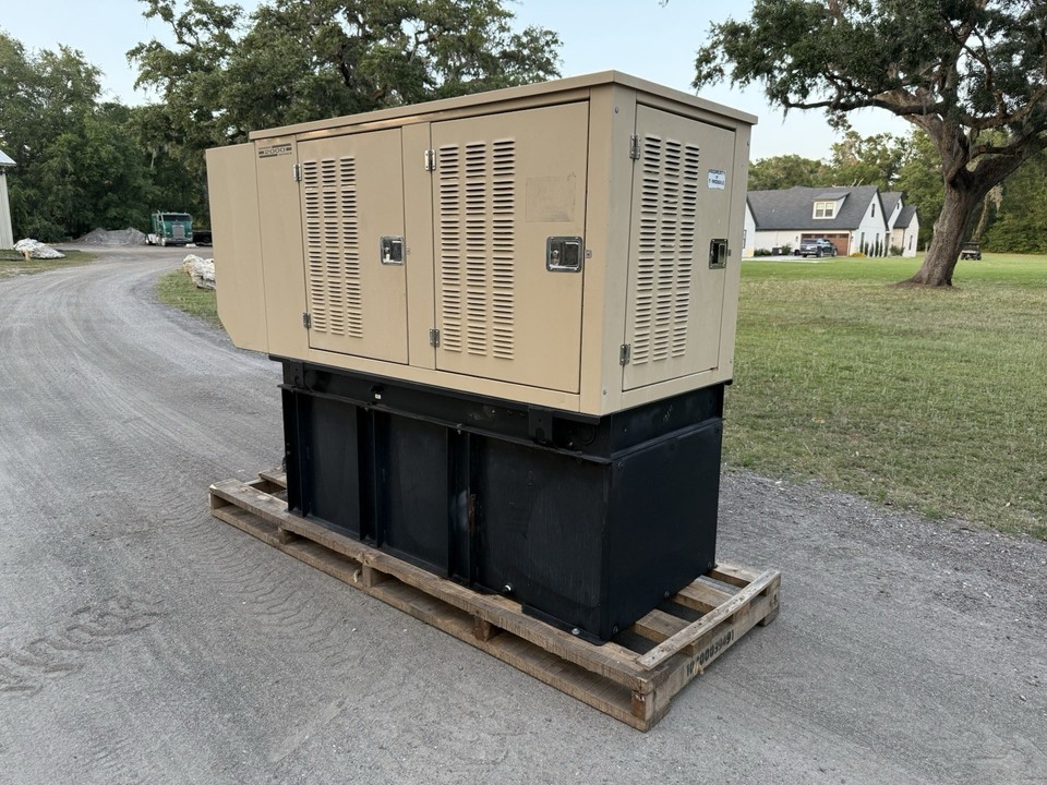 GENERAC 20KW DIESEL GENERATOR WITH FUEL TANK BUILT IN - SINGLE PHASE ...