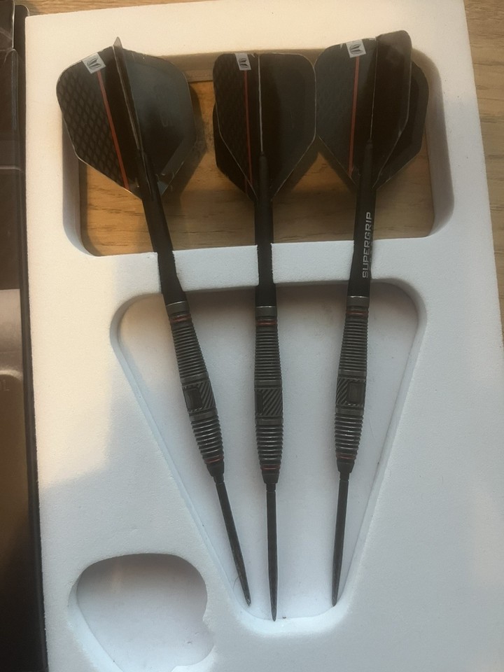 Target SCOPE 03 Swiss Point Darts Set – 21g with Black Diamond 40mm ...