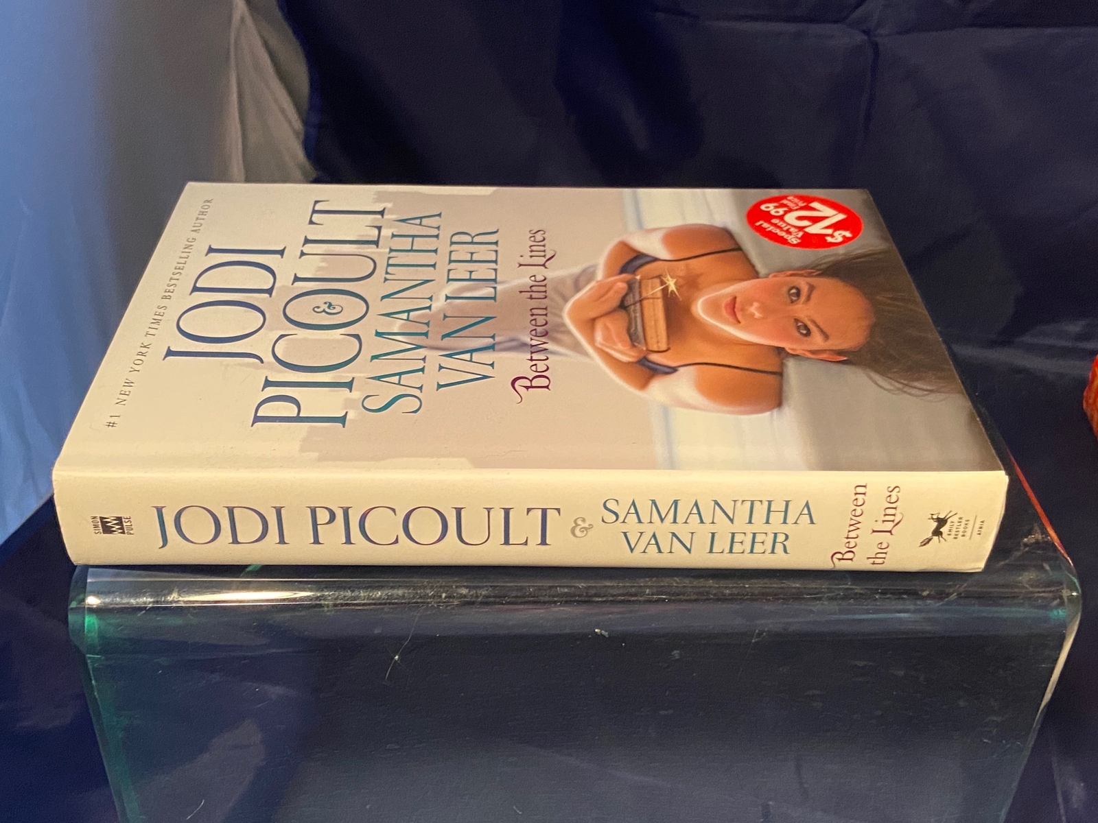 Between the Lines Jodi Picoult & Samantha Van Leer Book Hardcover New ...