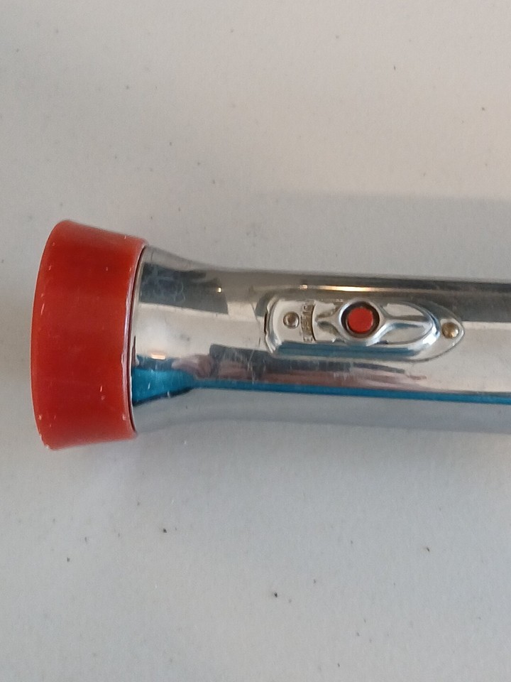L-VINTAGE FLASHLIGHT EVEREADY WORKING 5D CELL RED/CHROME "SLIM JIM ...