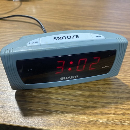 Sharp LED Digital Alarm Clock, Swivel Base, Silver Case,SPC054 Tested ...