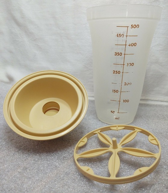 Tupperware Quick Shake Gravy Dressing Protein Shaker 3 Piece Set Beige ...