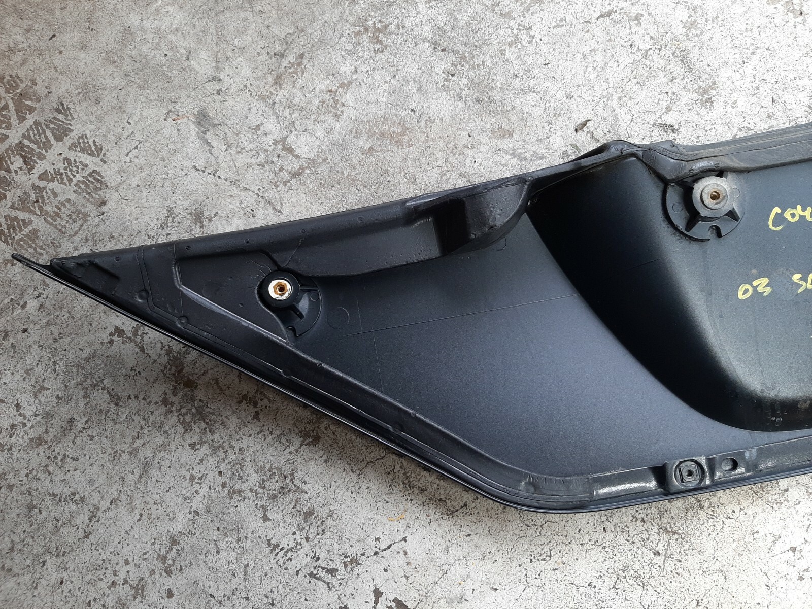 03-11 Mercedes SL500 R230 Trunk Lid License Plate Bracket Panel Black ...