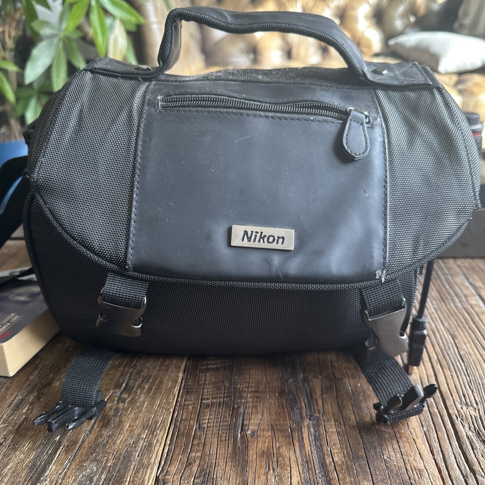 Nikon D D90 12.3MP Digital SLR Camera - Black (Kit w/ VR 18-105 mm Lens ...