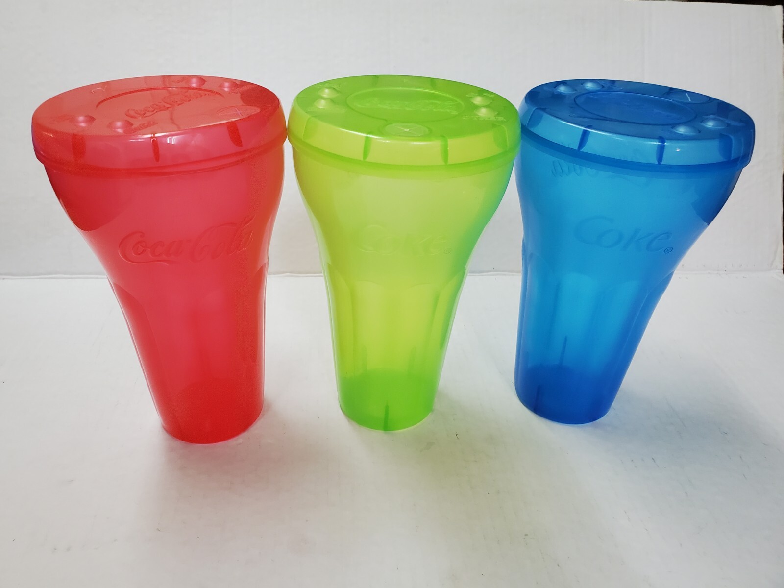 Vintage/ New 32Oz Plastic Coca-Cola Cups w Lids/ Red, Blue & Green $17. ...