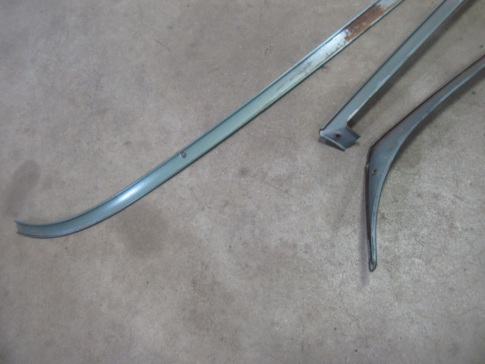 1962 Chevrolet Belair Biscayne 2 or 4 door interior rear window garnish ...