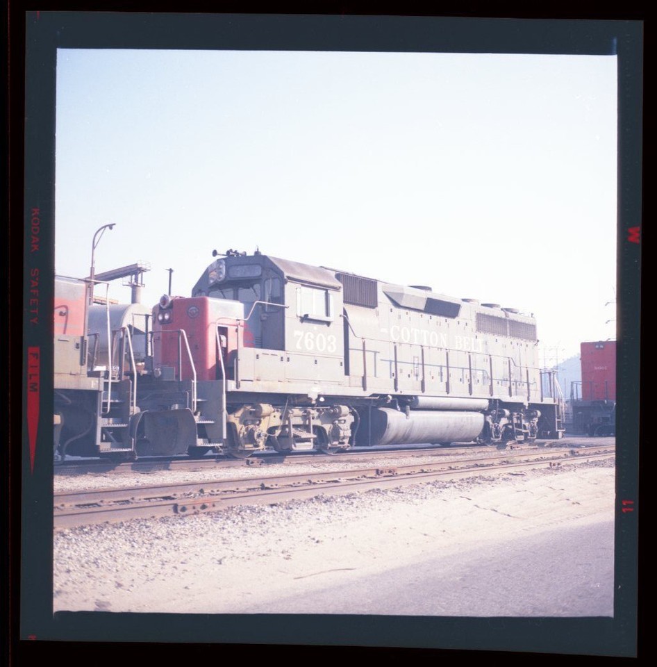 SSW Cotton Belt EMD GP40 Locomotive #7603 - Original Color Railroad ...