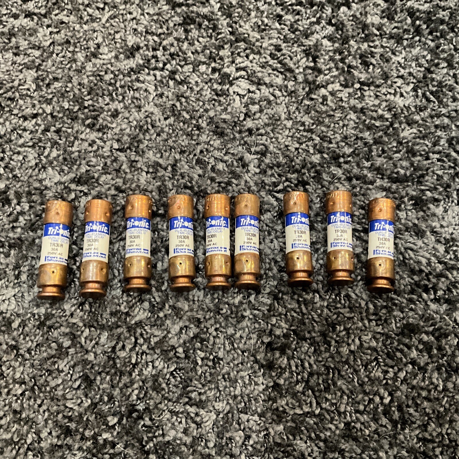 LOT OF 9 TR30R Dual-element Time-delay Class RK5 30A 250v TRI-ONIC ...