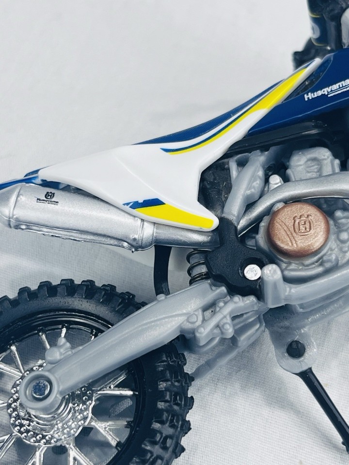 Loose Maistoo Husqvarna Motorcycle Blue and Yellow 450 Made In China | eBay