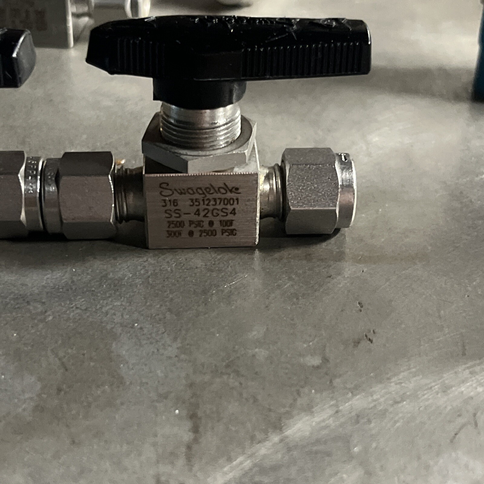 Swagelok SS-42GS4 1/4" valve 2500 psi | eBay